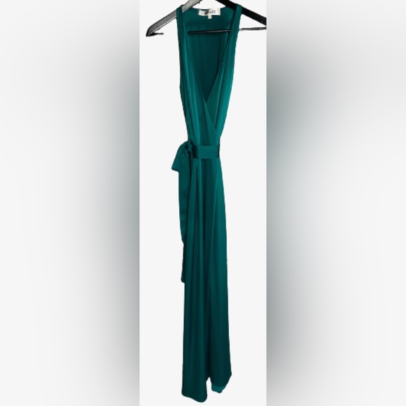 Diane Von Furstenberg | Dresses | Diane Von Furstenberg Green Silk Wrap ...